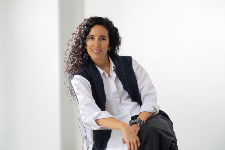 Genny Bi Studio – WHERE IMAGE MEETS STRATEGY